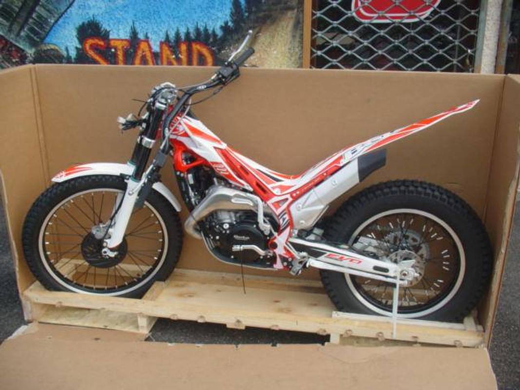 www.trial-club.com, net magazine moto trial: Beta Evo dispo chez Stand ...